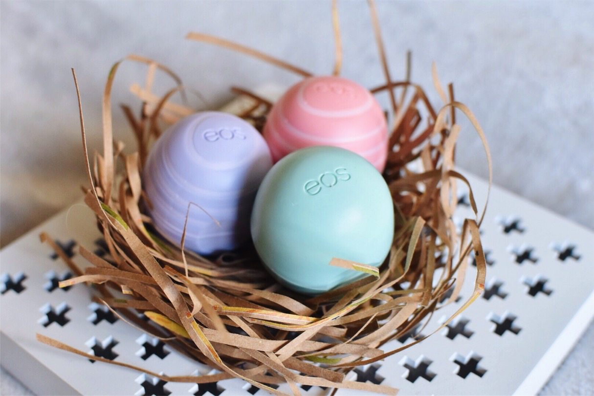 A Girl in Mint Green: BEAUTY | Review: EOS Lip Balm