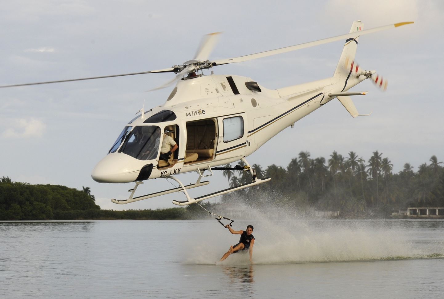 Ilmaisia kuvituskuvia: Helikopteri