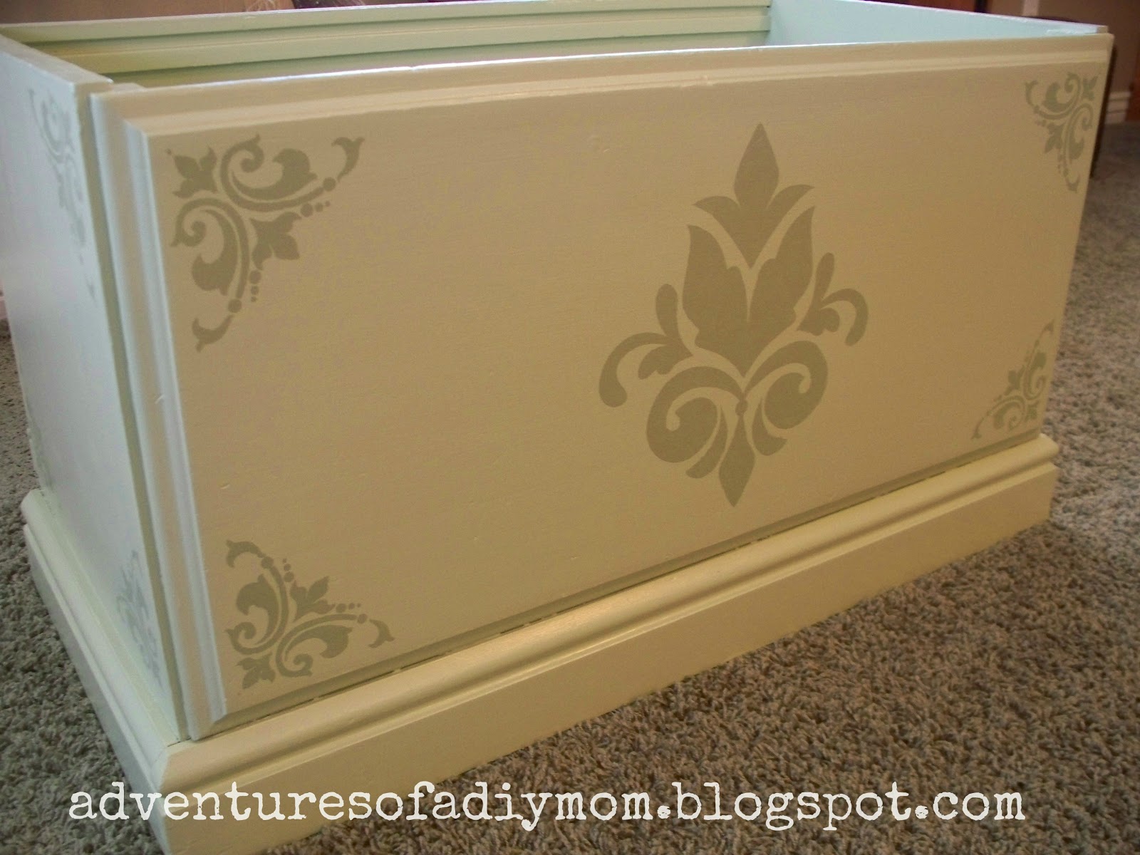 Chest/Bench Makeover - Stenciling on Fabric - Adventures of a DIY Mom