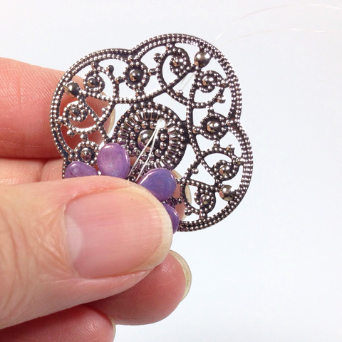 Pip Beaded Flowers on Filigree Earrings Tutorial / The Beading Gem