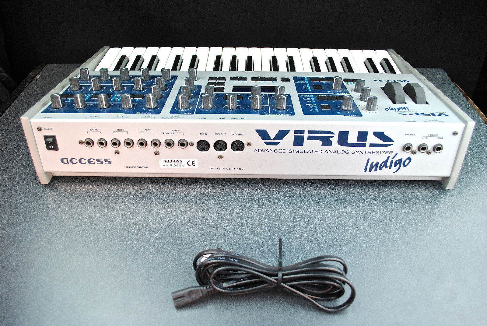 MATRIXSYNTH: Access Virus Indigo Keyboard Synth SN G10001373
