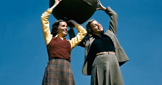 17 Stunning Color Photos of '40s Fashion Taken by Toni Frissell ...