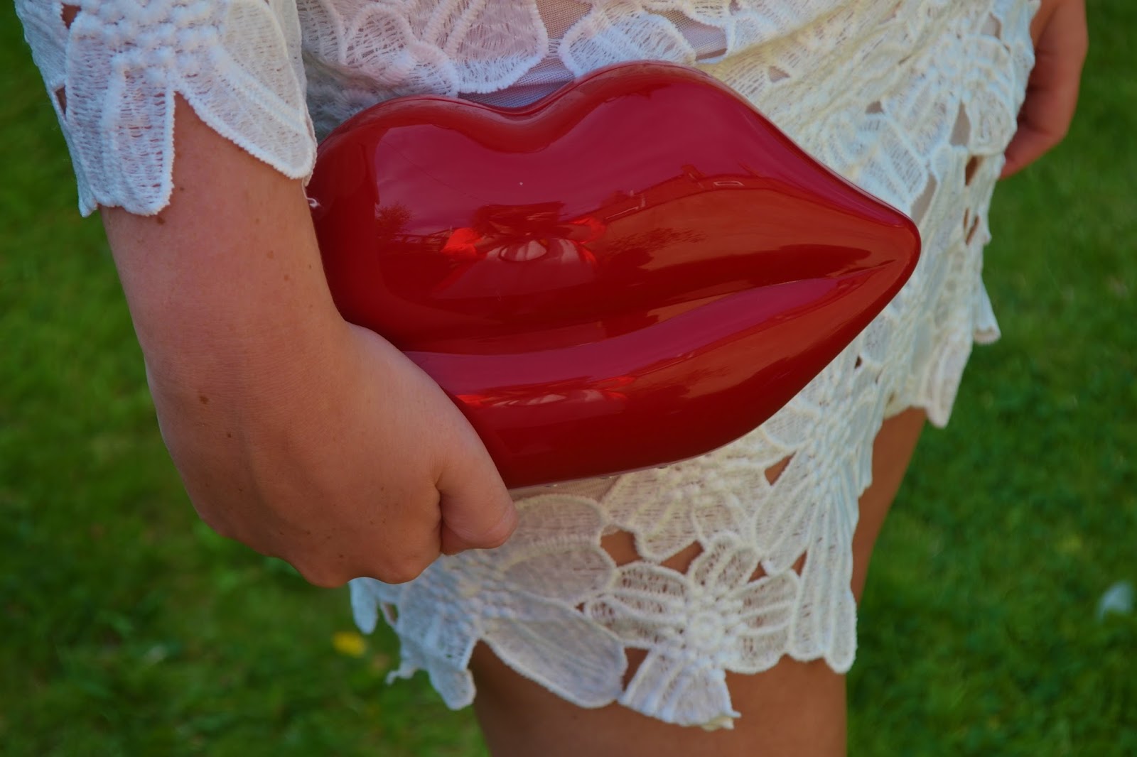 Fashion: Lippy Lace - Rachel Nicole