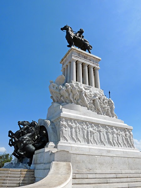 Cuba ...a special island: Statue Generalisimo Máximo Gómez y Báez in Havana