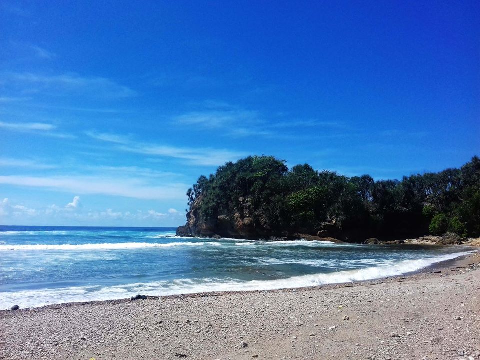 PANTAI CERUK | whiempy