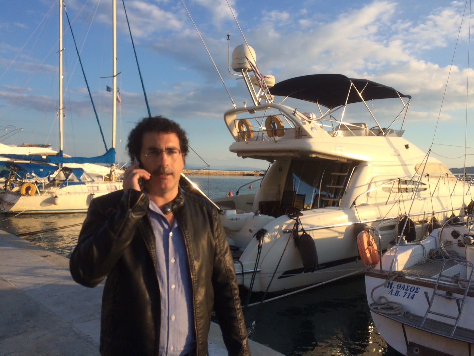 ΤΟΝ ΡΩΤΗΣΑΜΕ ΚΑΙ ΜΑΣ ΕΙΠΕ ΟΤΙ ΤΟΥ ΕΔΩΣΕ ΠΡΟΦΟΡΙΚΑ ΤΟ ΧΡΙΣΜΑ!! ΑΝ ΔΕΝ ΤΟ ...