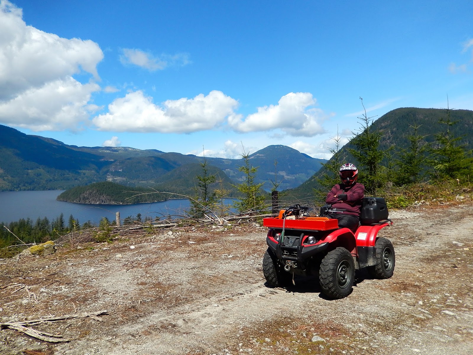Powell River Books Blog: Riding Pickles on Powell Lake