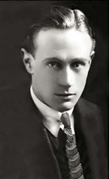 Leslie Howard: Leslie Howard's Biography[Work In Progress - More to Follow]