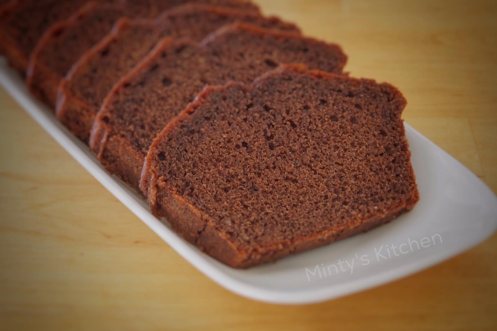 Minty's Kitchen: Mocha Pound Cake