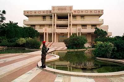 Hochstetler Heirways: From Glory to Ruins!