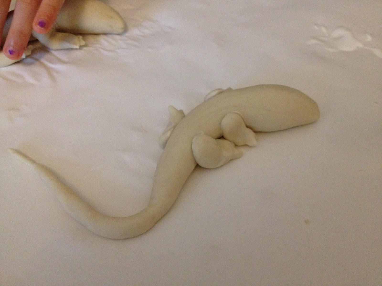 Artist Mummy: Glue sandwiches become little lizards!