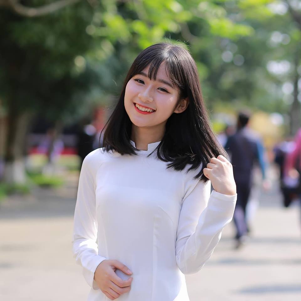 Nguyễn Thu Trang - 2003 - Như giọt nắng bên thềm | Dân 47 - Website ...