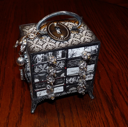 Beyond the Fringe Crafts: Altered Project