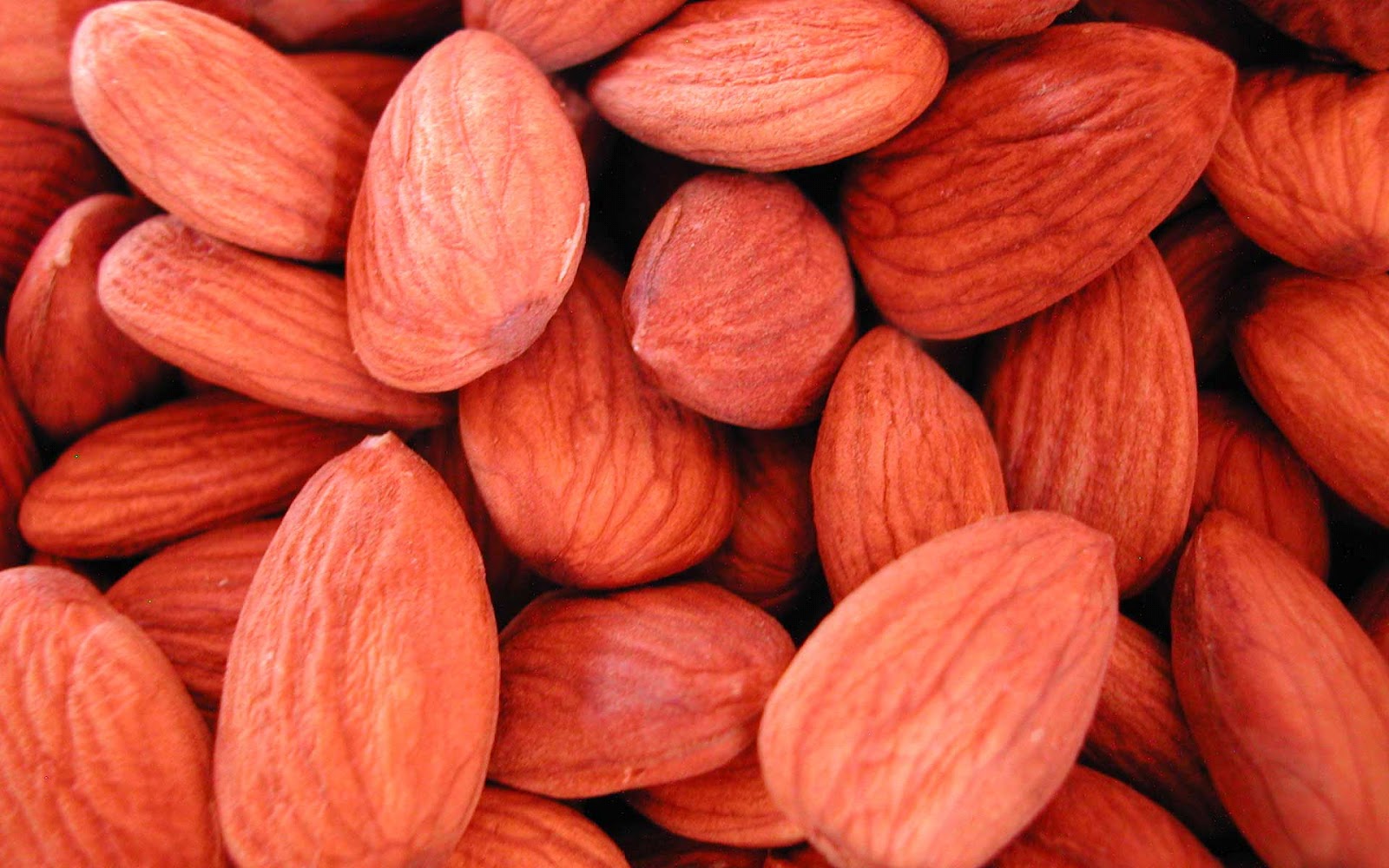 WnP: Wallpapers & Pictures: Red Cherry and Almond Wallpapers