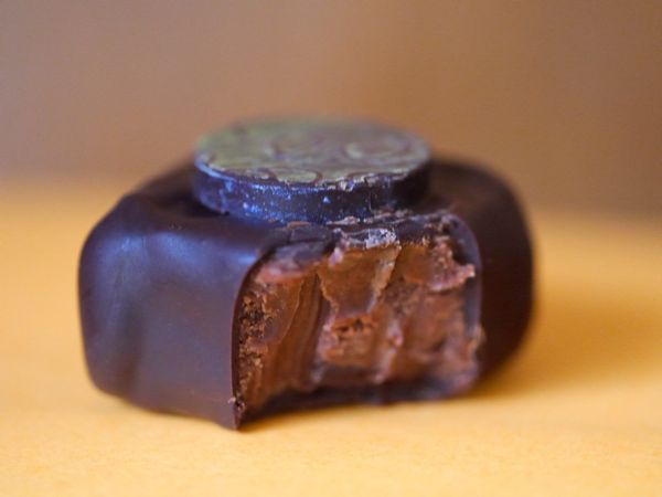 Chocolate Banquet: flying noir - Applause Apple Brandy chocolate - Nov ...