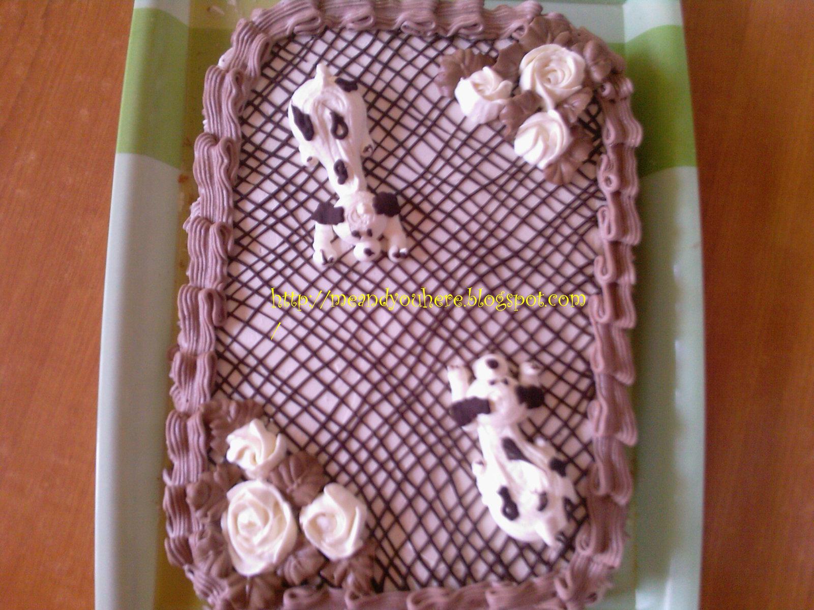 me and you here: TORT ORNAT CU CREMA CHANTILLY