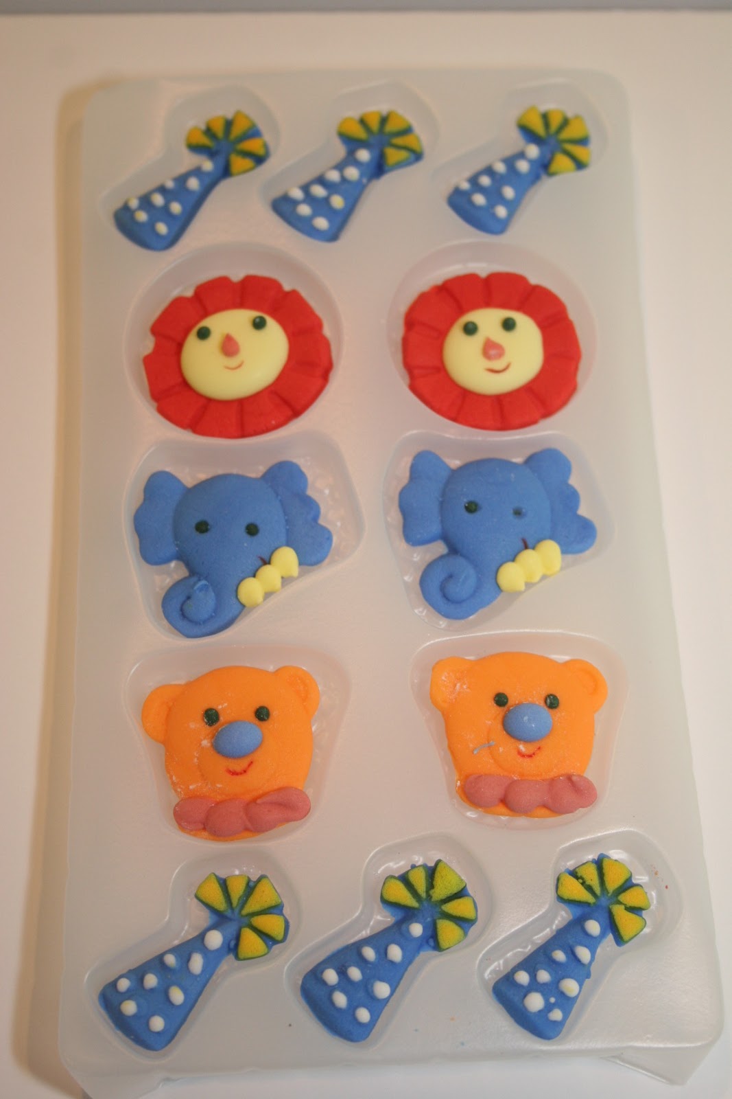 icakepops: Circus Animal Cake Pops