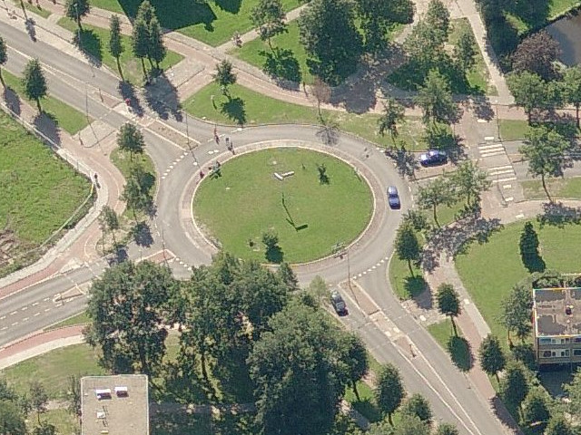 A view from the cycle path: A "magic" roundabout