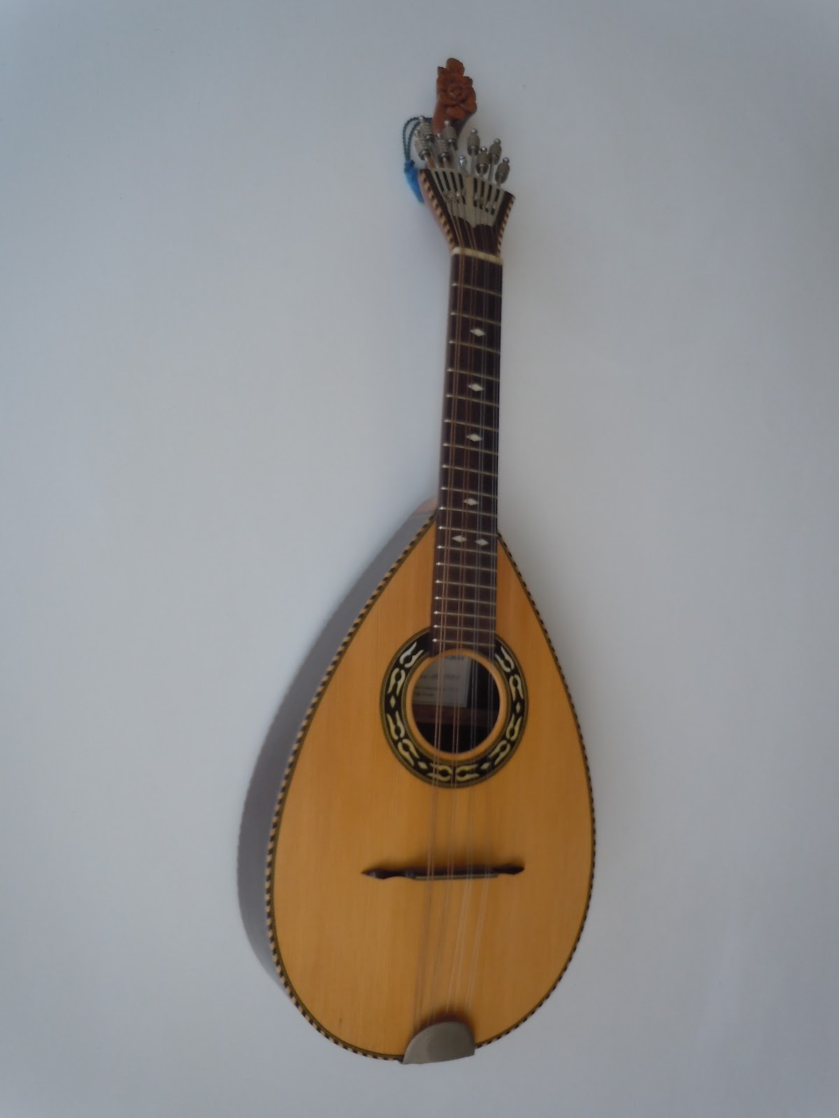 Nuno Russel - Instrumentos Musicais: Bandolins