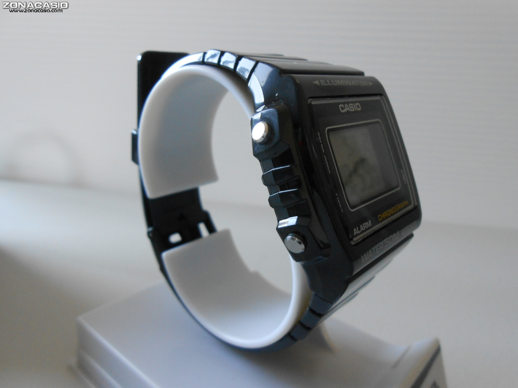 Zona Casio: Prueba: Casio W-215, el reloj que reescribe la historia