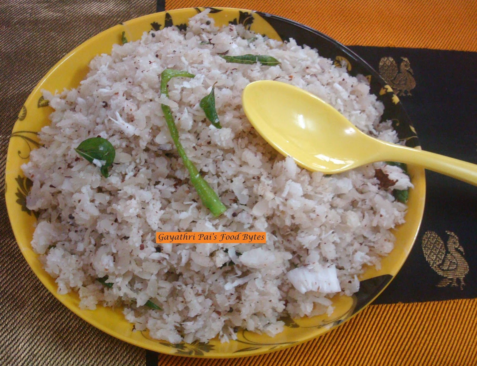 Gayathri Pai's Food Bytes: Pova (Beaten Rice) Usli.
