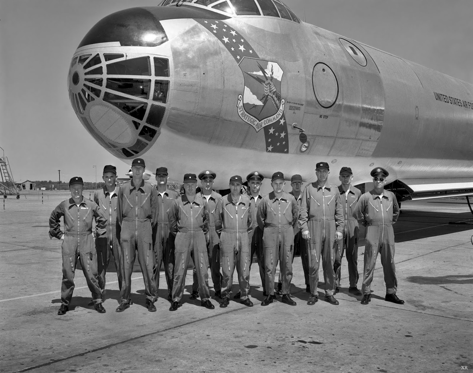ATOMIC-ANNIHILATION: B-36 ... crew