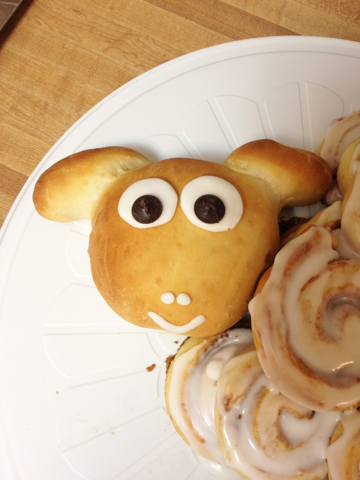 The Almost Perfectionist: Cinnamon Roll Sheep