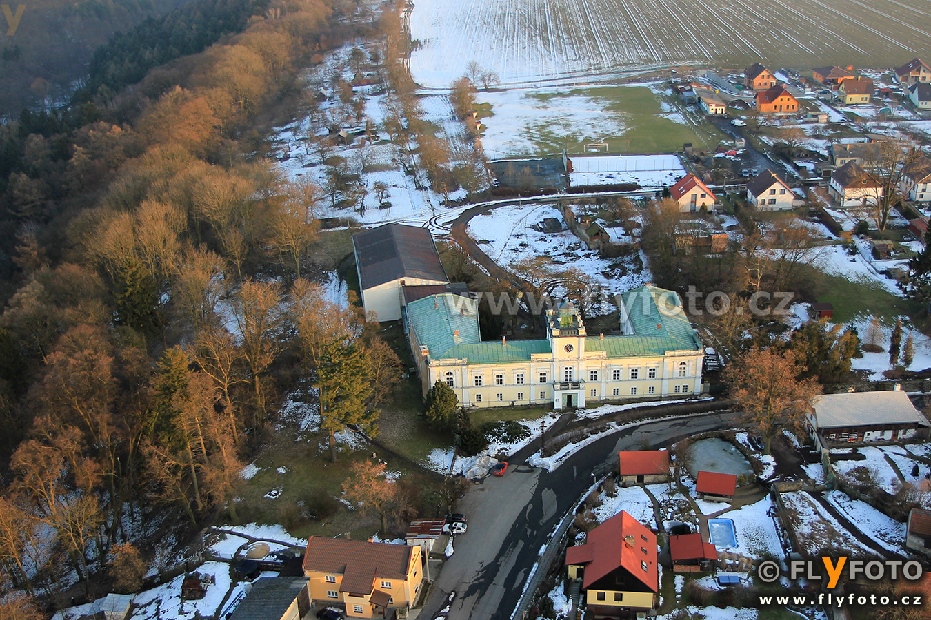 FLyFOTO letecká fotografie a video: Skalsko