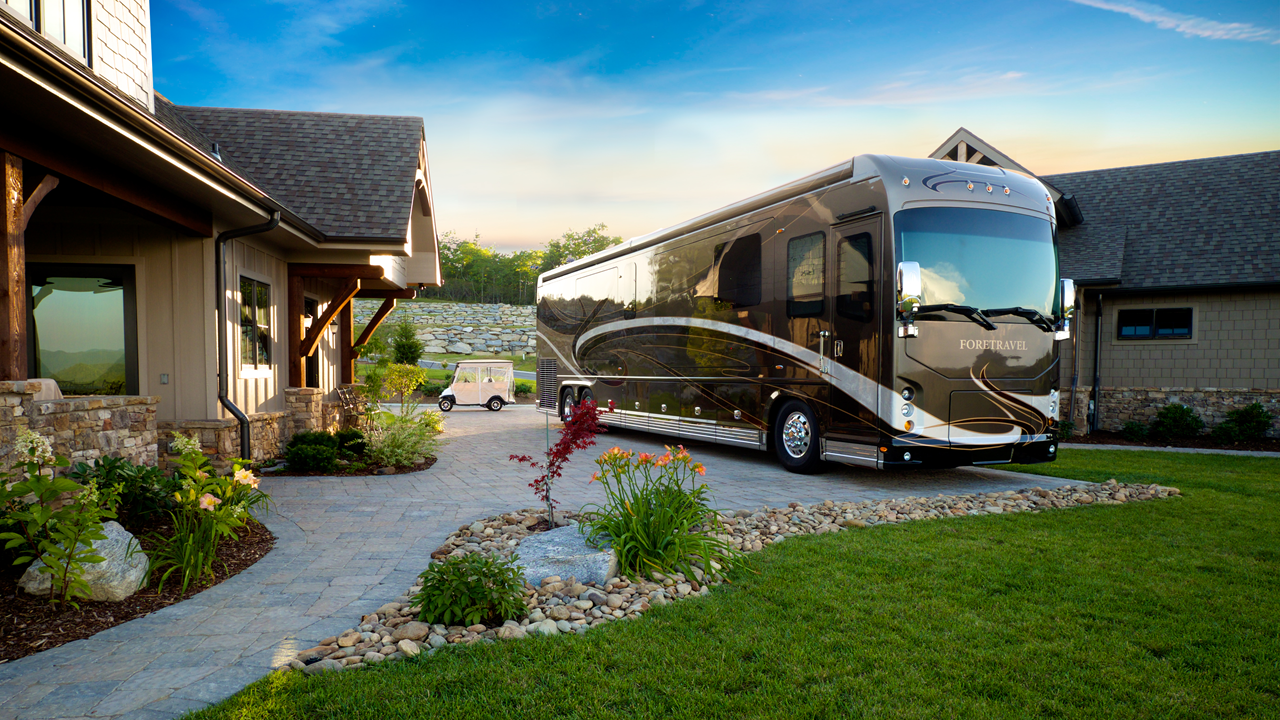 A Pickleball Life: Mountain Falls Luxury Motorcoach Resort