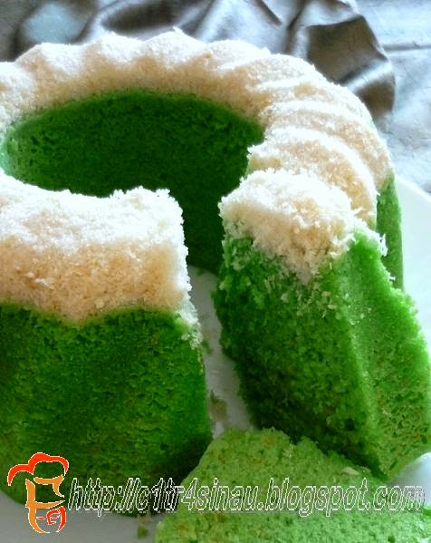 Citra's Home Diary: Pandan and Coconut Steamed Cake