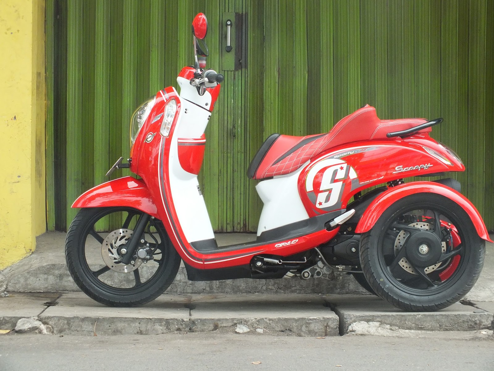 Oracle Modification Concept: HONDA SCOOPY FI MODIF RODA3 MIDDLE CLASS ...