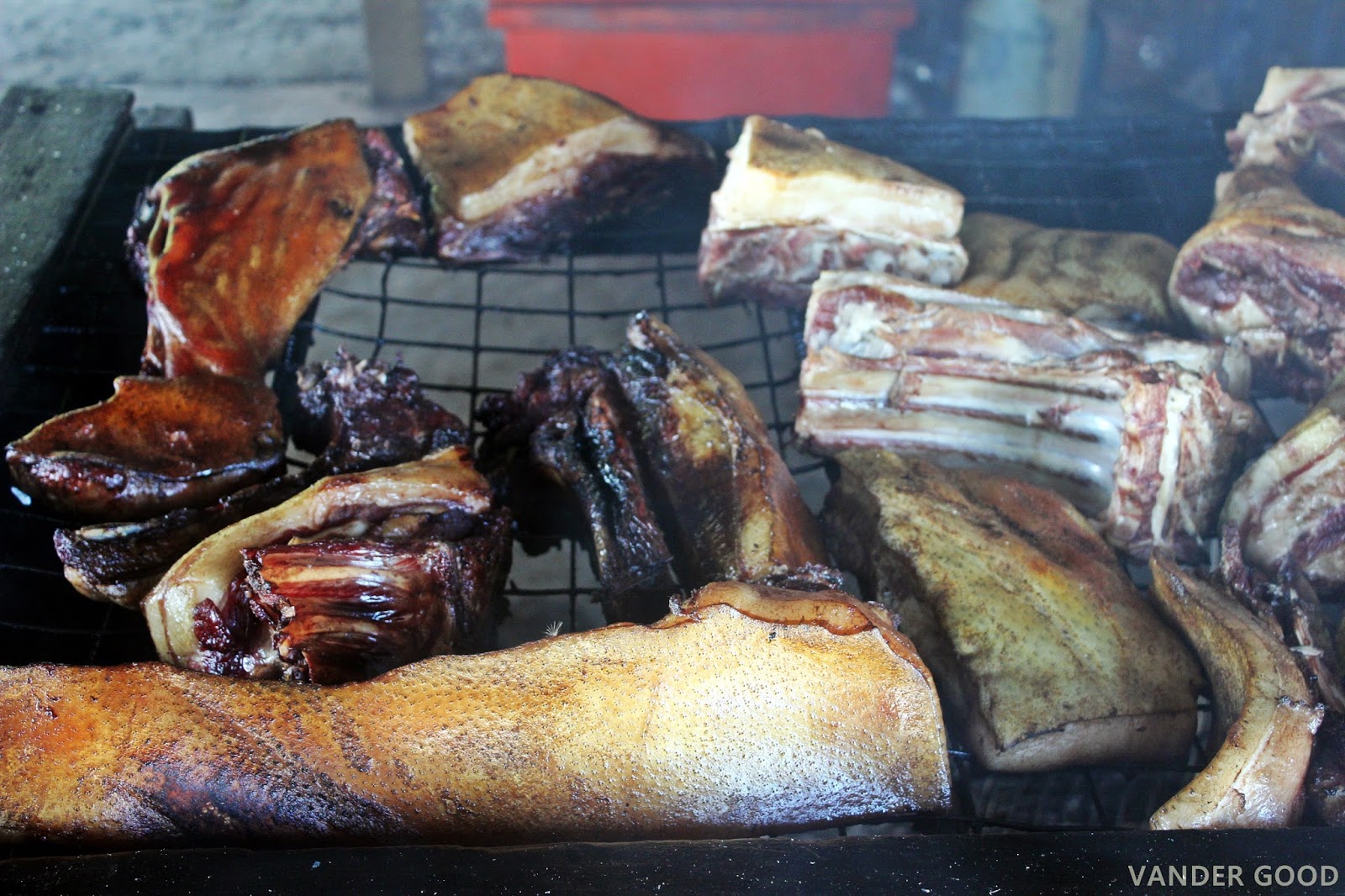 Kelazatan Sinalau Bakas (Smoked Wild Boar) di sepanjang jalan Tamparuli ...