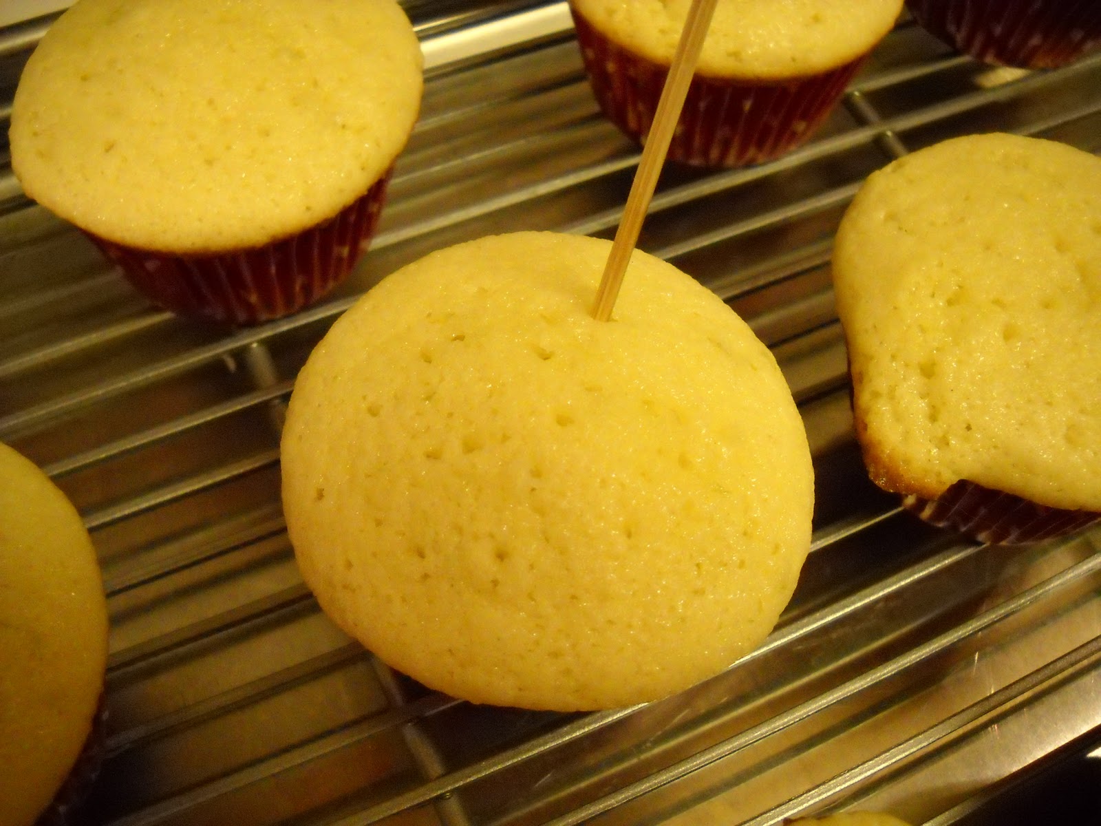 Bake It With Booze!: Pomegranate Cosmo Cupcakes