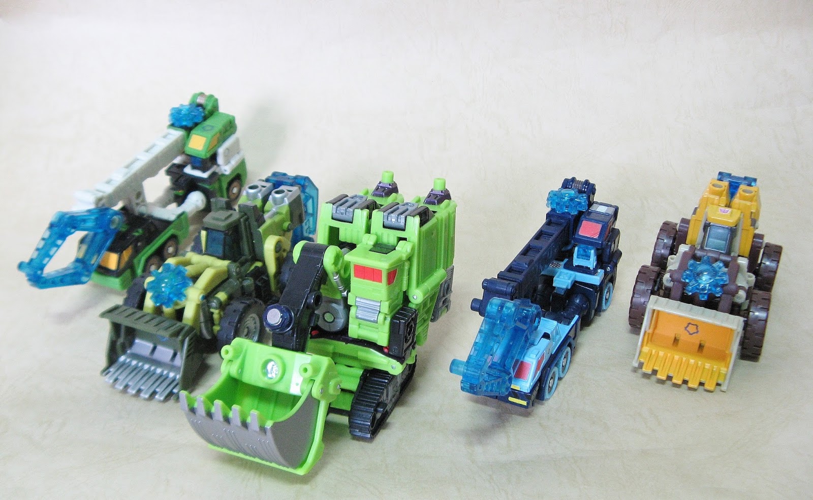 TRANSFORMERS ENERGON Deluxe & Scout class CONSTRUCTICON MAXIMUS (Part 1 ...