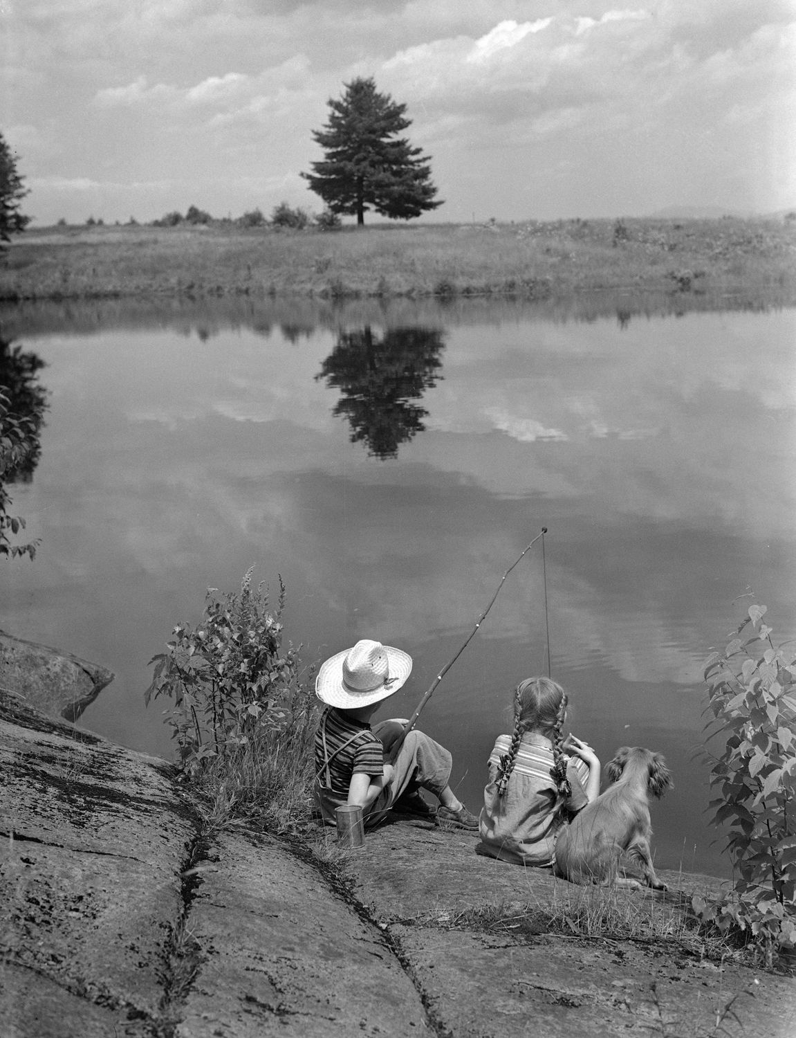 These 12 Vintage Photographs Celebrate the Simple, Easygoing Fun of ...