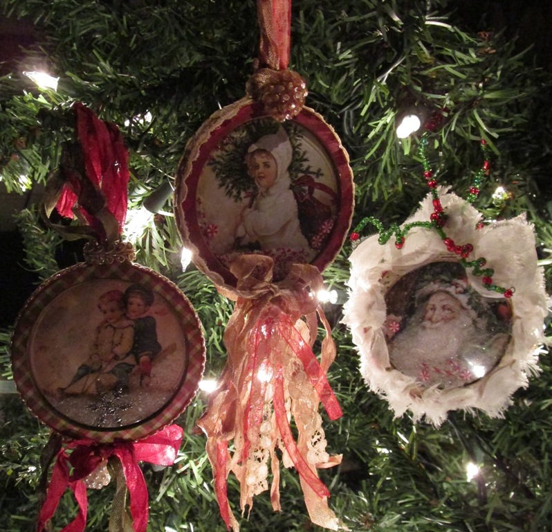 RhondaMum: Christmas Traditions - Making Ornaments