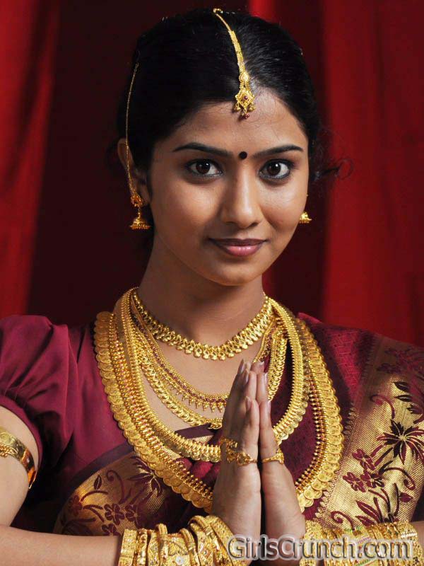 MEHANDI DESIGNS WORLD: latest South Actress Liya Sree In Silk Saree ...