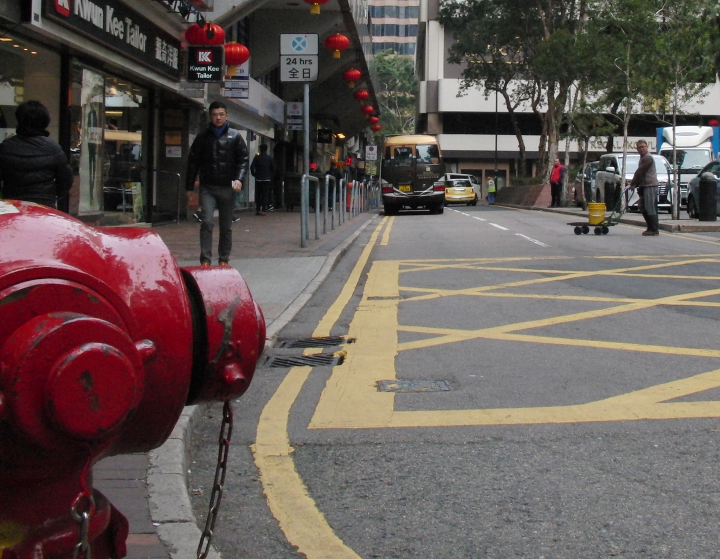 Hong Kong Movie Tours: Heart of Dragon - Regal Kowloon Hotel / Mody Square