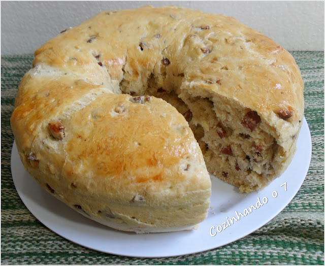 Pão da Roça (pão com linguiça, mussarela e cebola) | Cozinhando o 7