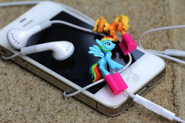 Equestria Daily - MLP Stuff!: New "cJax" MLP Headphone Clips Appear
