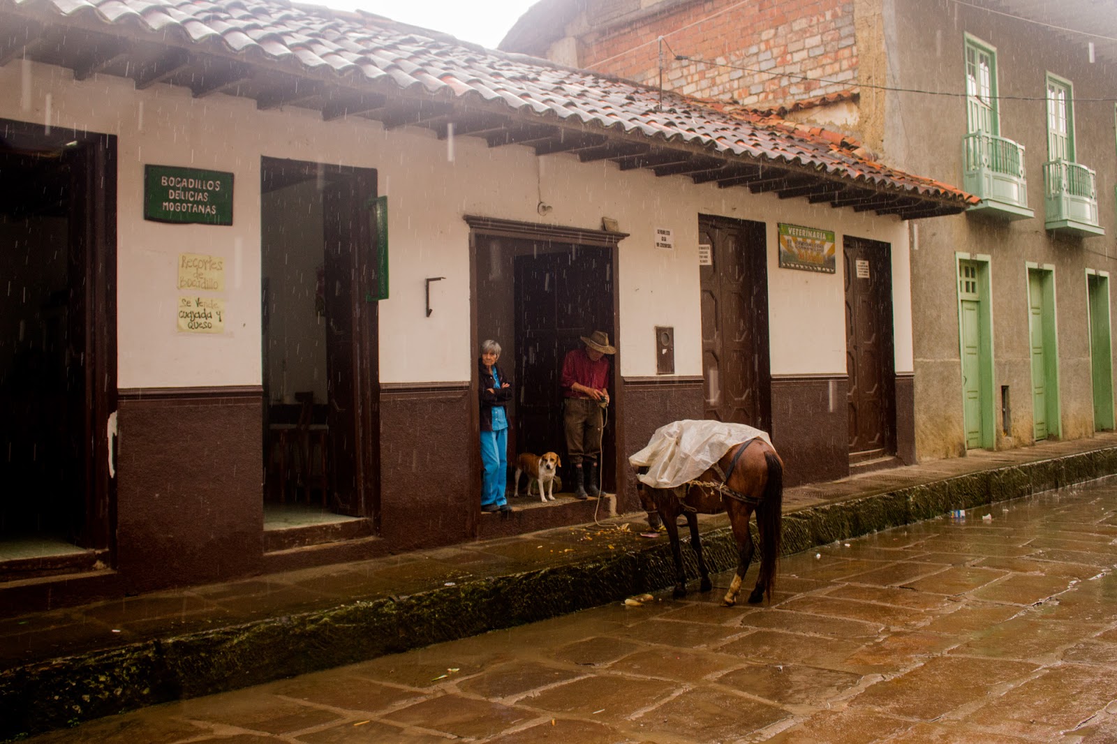 Mi pueblo creador de cultura: Mogotes Santander . Un día de lluvia