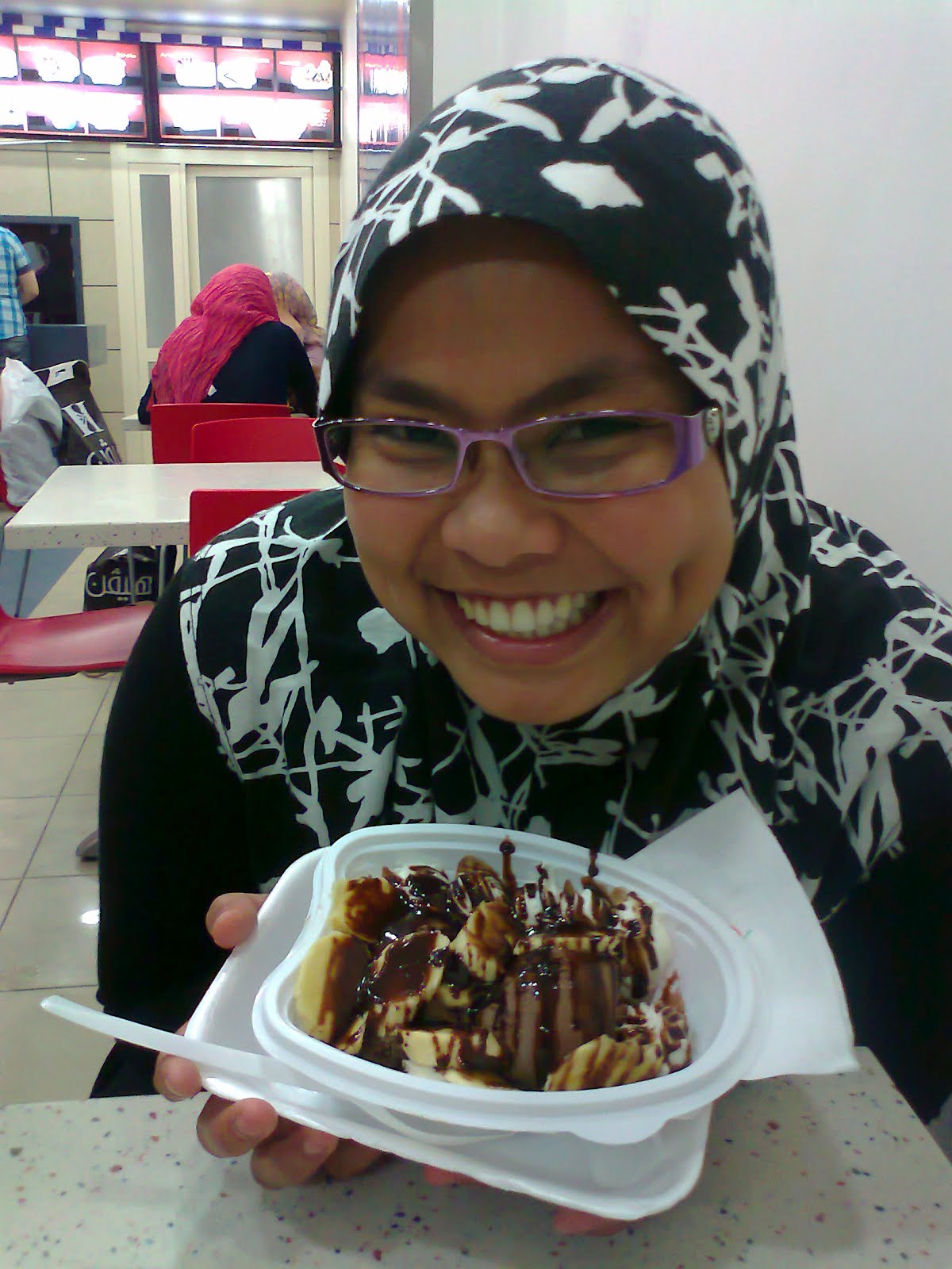Awek Kain Belah