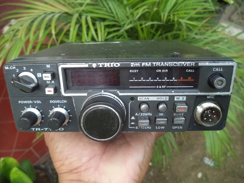 MEDAN RADIO: Trio TR-7700 (terjual)