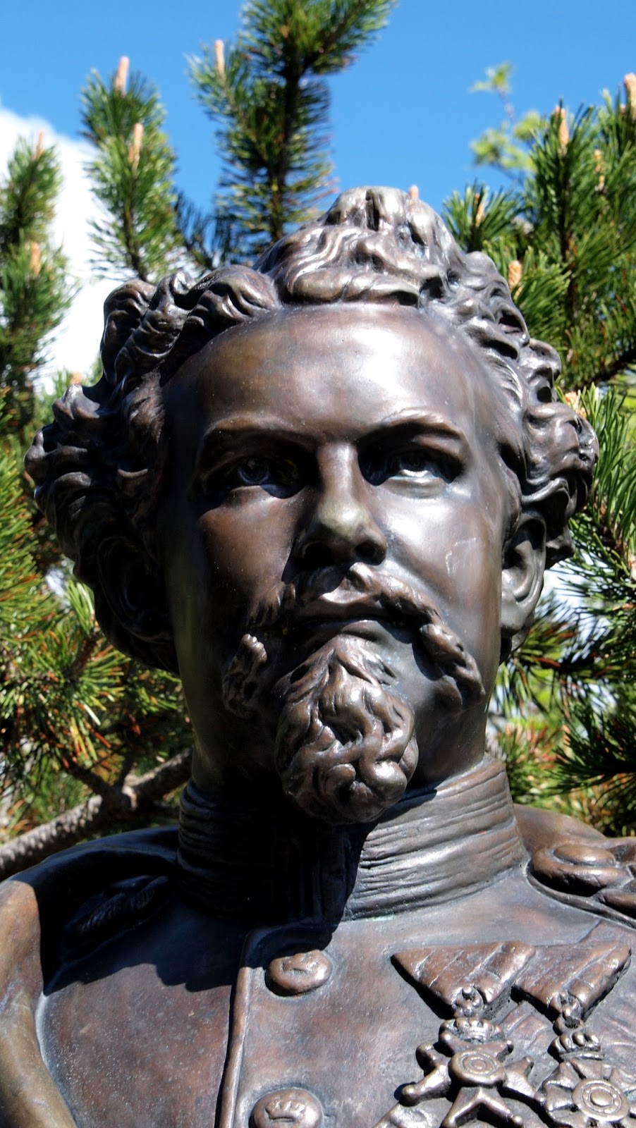 Munich and Company: Le monument à Louis II de Bavière au Herzogstand