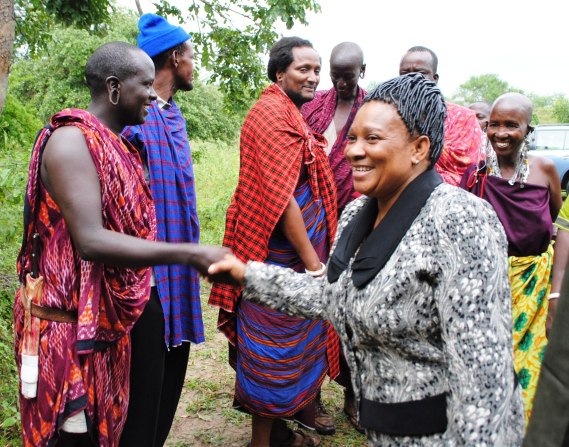 ZIARAYA WAZIRI WA MAENDELEO YA MIFUGO NA UVUVI DK DAVID MATHAYO DAVID ...