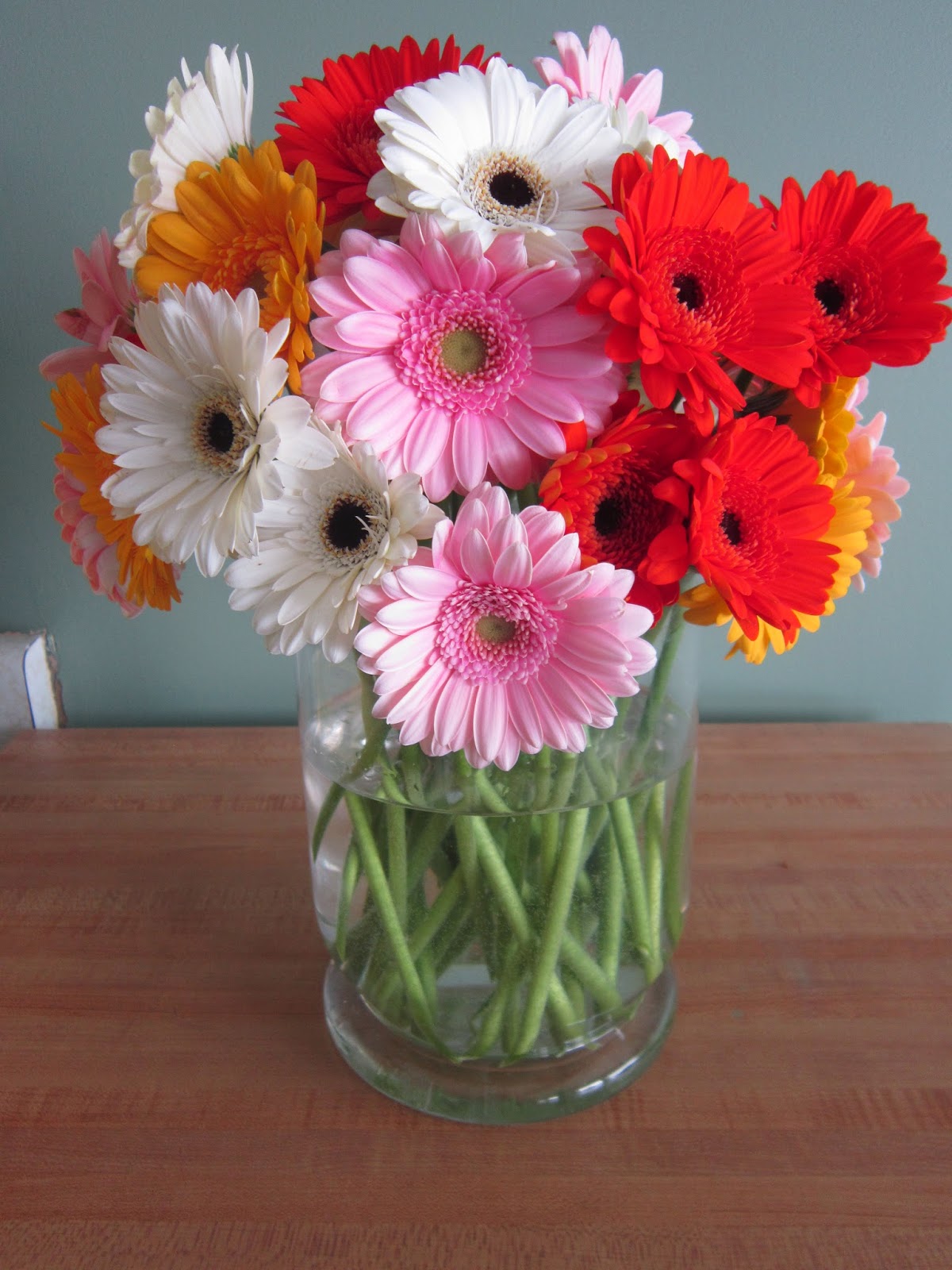 Spontaneously Creative: Arranging Fresh Flowers