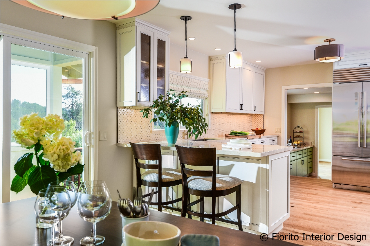 Fiorito Interior Design: A Light, Airy Kitchen by Fiorito Interior Design