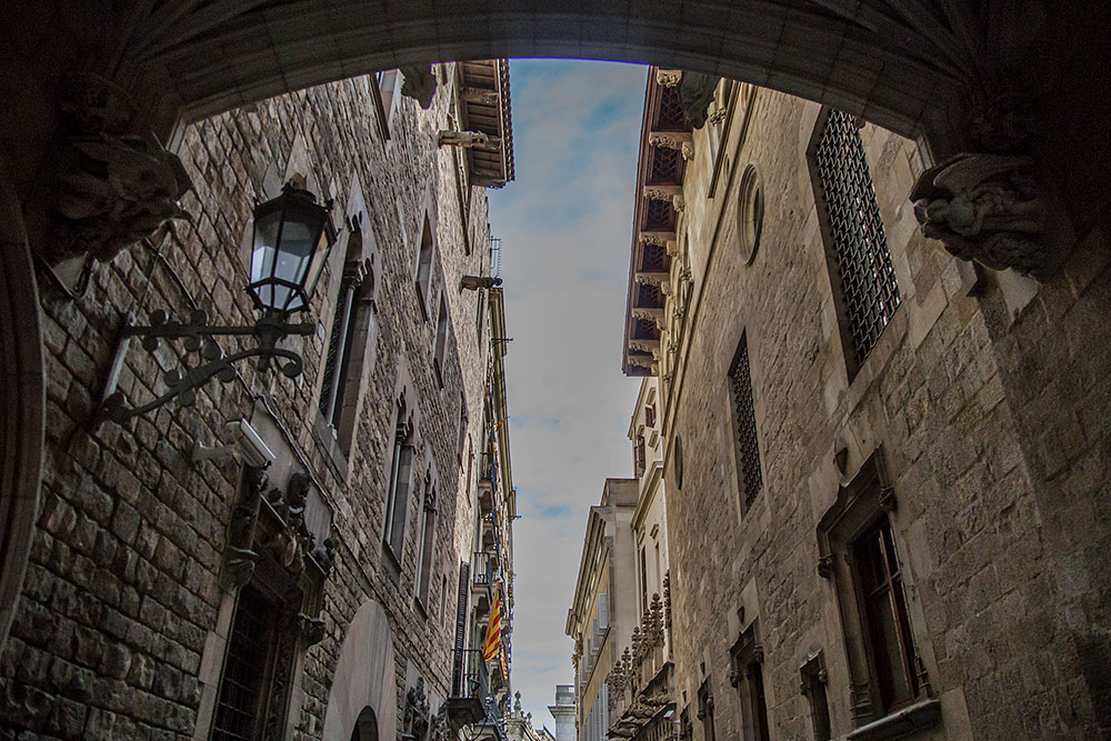 10 pictures that will make you fall in love with Gothic Quarter in ...