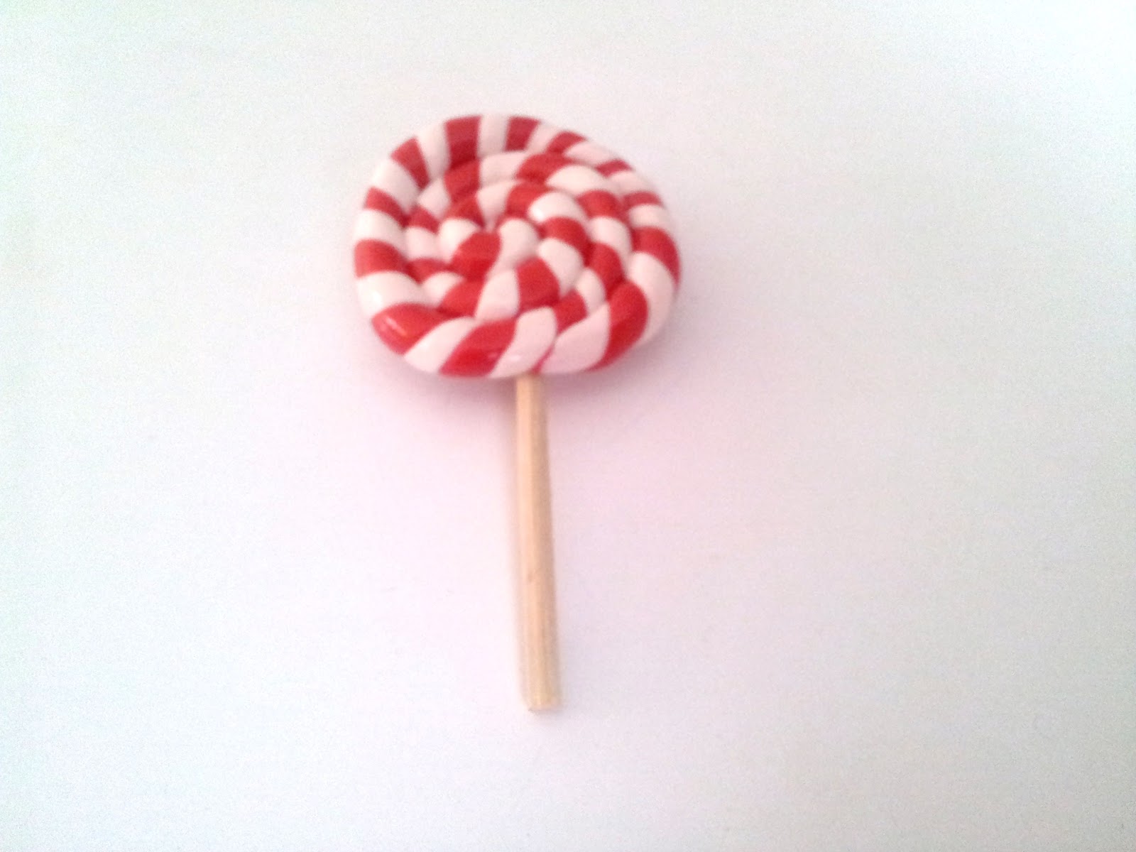 Tu Toque Original: PIRULETAS: BROCHES, ANILLOS Y COLGANTES