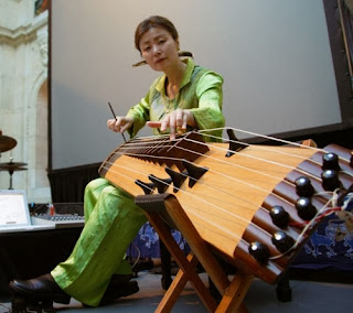 solitary dog sculptor: Music: Jin Hi Kim (komungo)- Billy Bang (violin ...